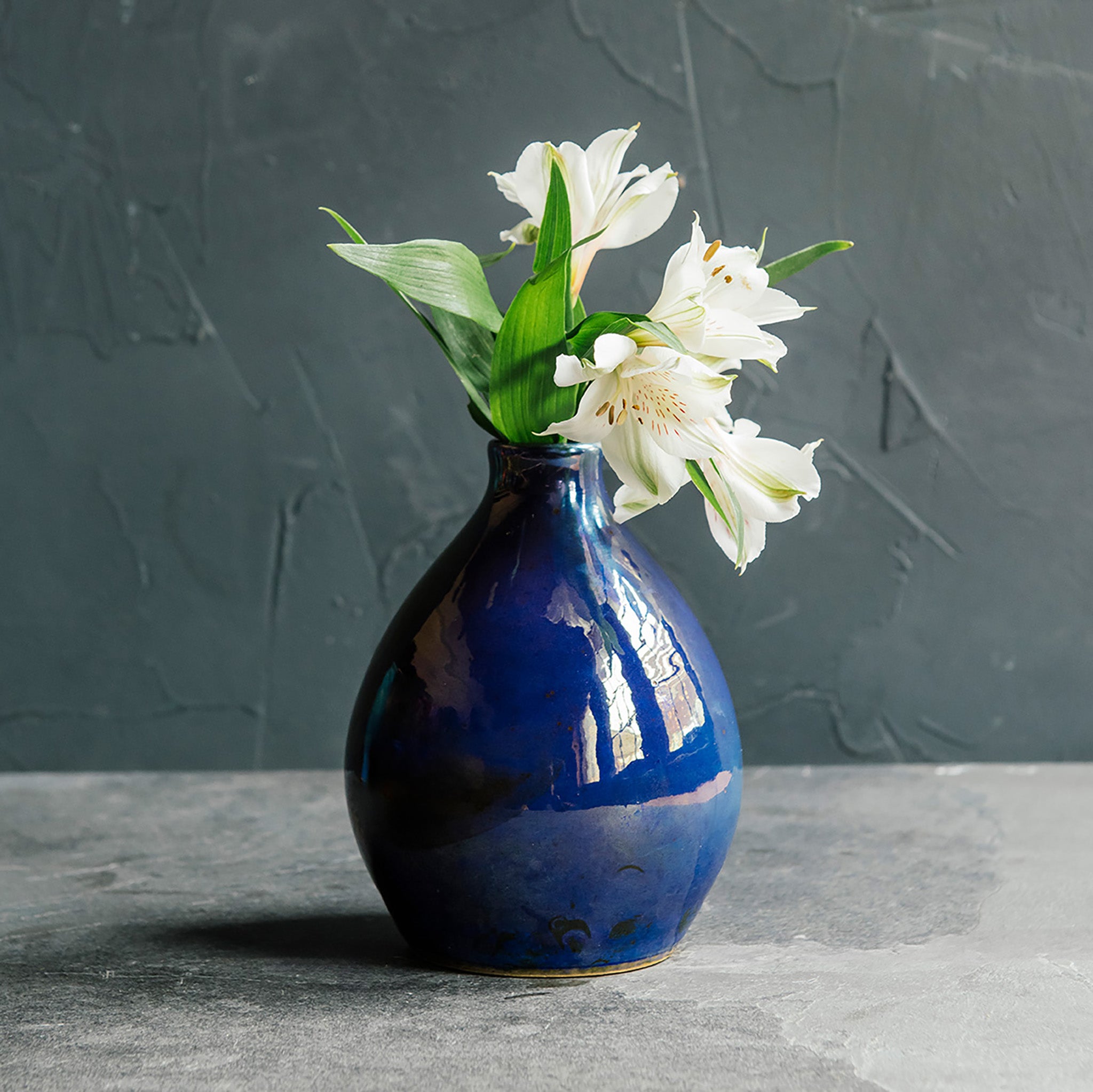 Teardrop Vase | Iridescent – Pewabic Pottery