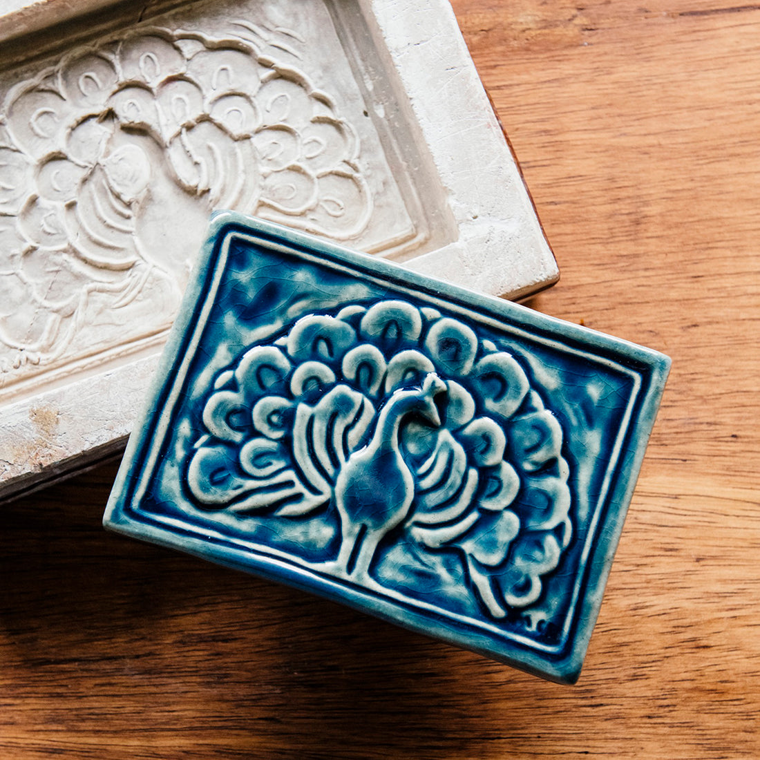 5x7 Historic Peacock Tile – Pewabic Pottery