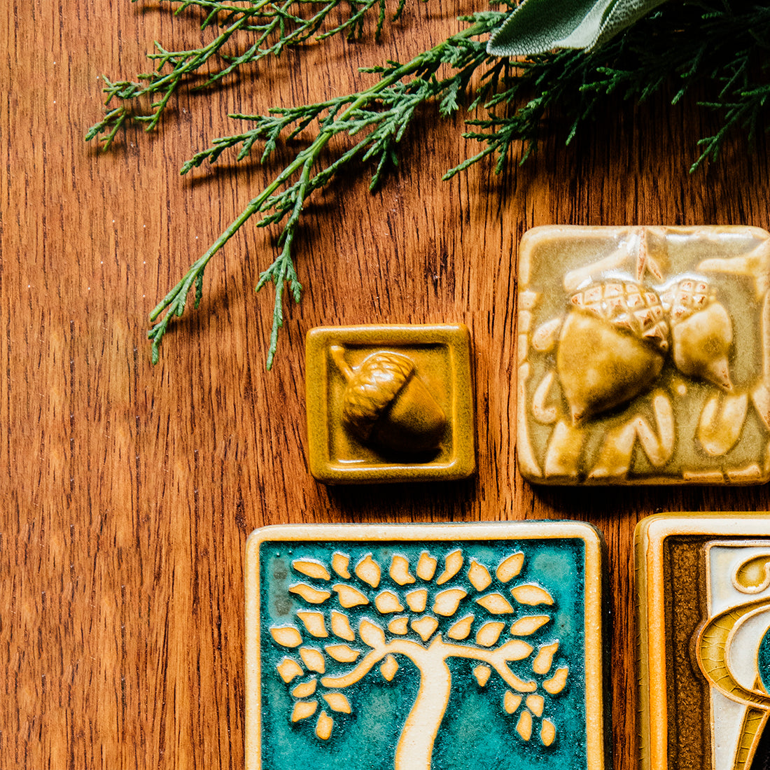 2x2 Acorn Tile – Pewabic Pottery