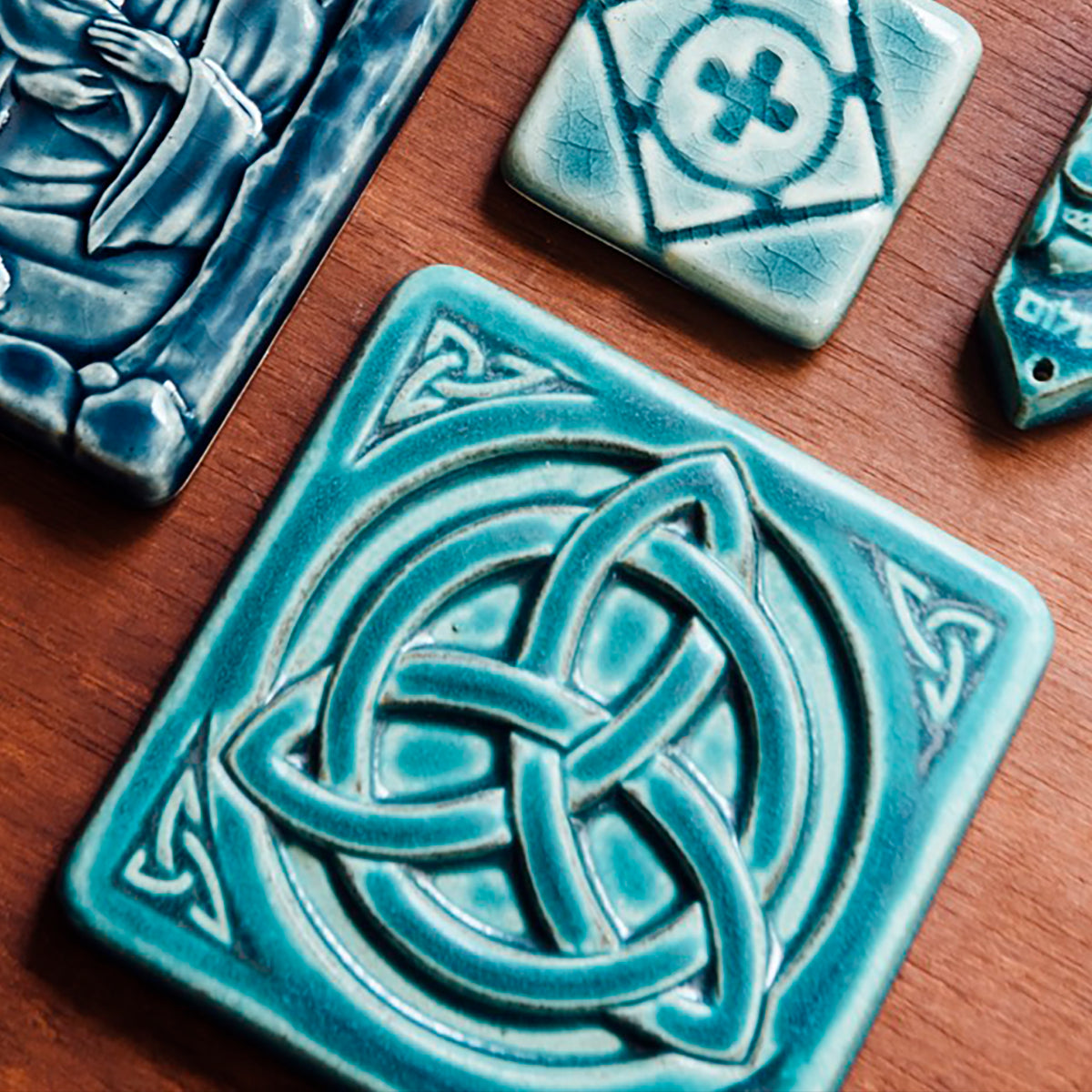 Trinity Knot Tile – Pewabic Pottery