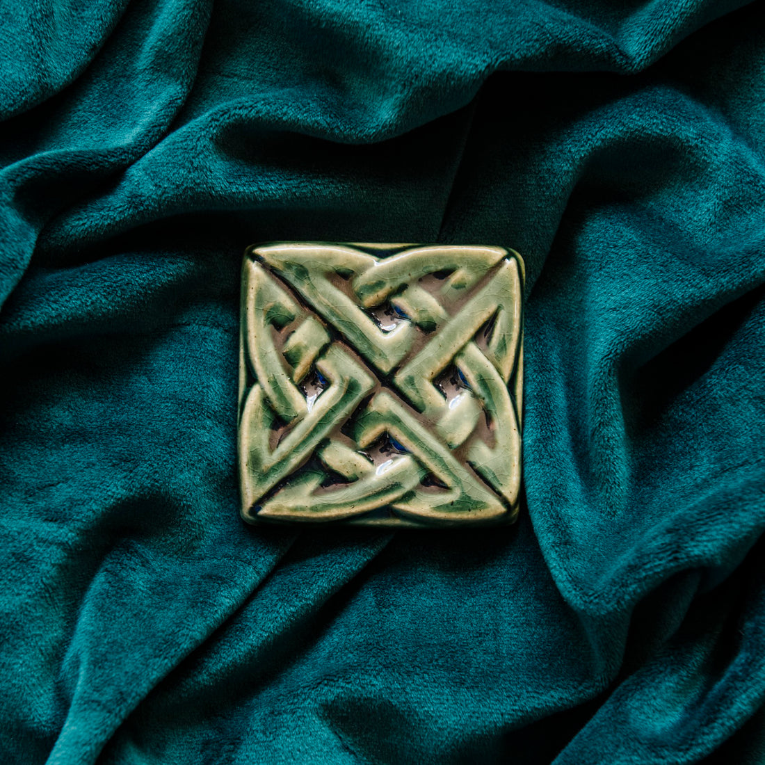 Eternity Knot Tile – Pewabic Pottery